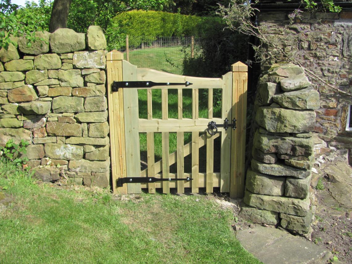 Wooden Hand Gates | Hartlington Fencing Supplies | Yorkshire ...